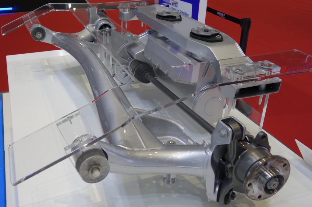 ZF Fully Integrated 8-Speed Plug-In Hybrid Transmission Gen 4 | EHFCV