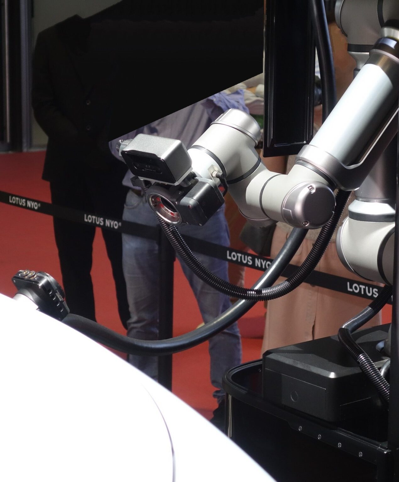 Lotus Flash Charging Robot 500kW EV Charger | EHFCV