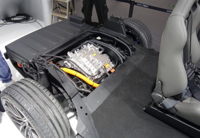 CATL Integrated Intelligent Chassis CIIC at Auto China 2024 | EHFCV